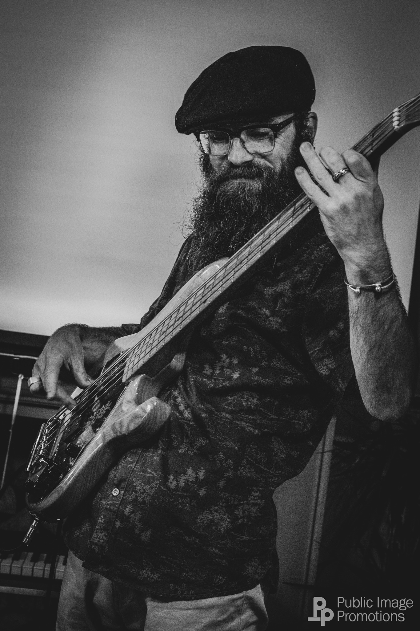 About – IAN ROLAND